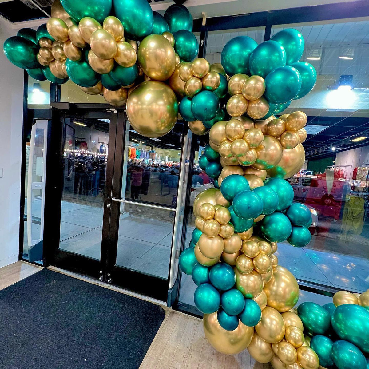Balloon Class 101 Basics (Garlands & Backdrop Installs) – Gonzales ...