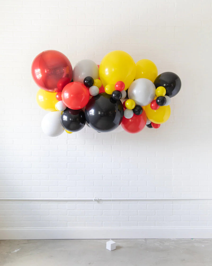 Pokemon Theme Balloon Garland – Gonzales Party Store